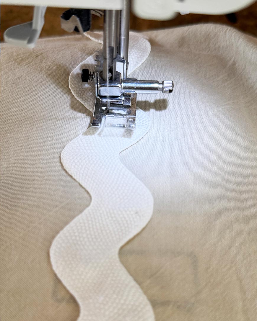 DIY Bedding Sewing Hack: Transform Plain Sheets with Ric Rac Trim