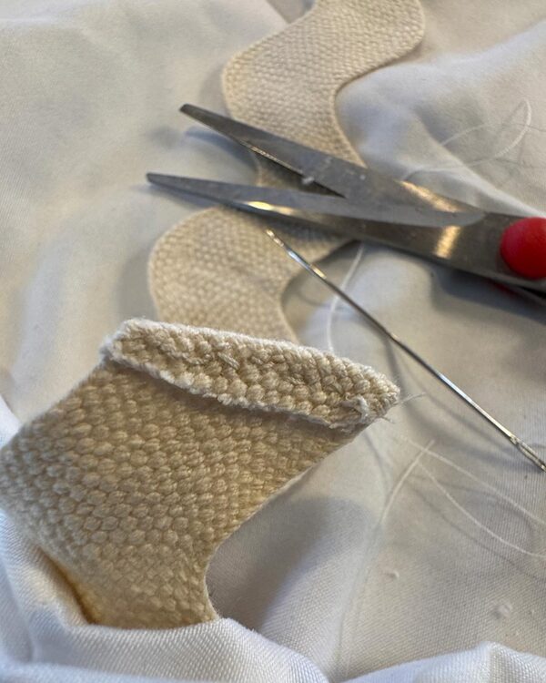 DIY Bedding Sewing Hack: Transform Plain Sheets with Ric Rac Trim